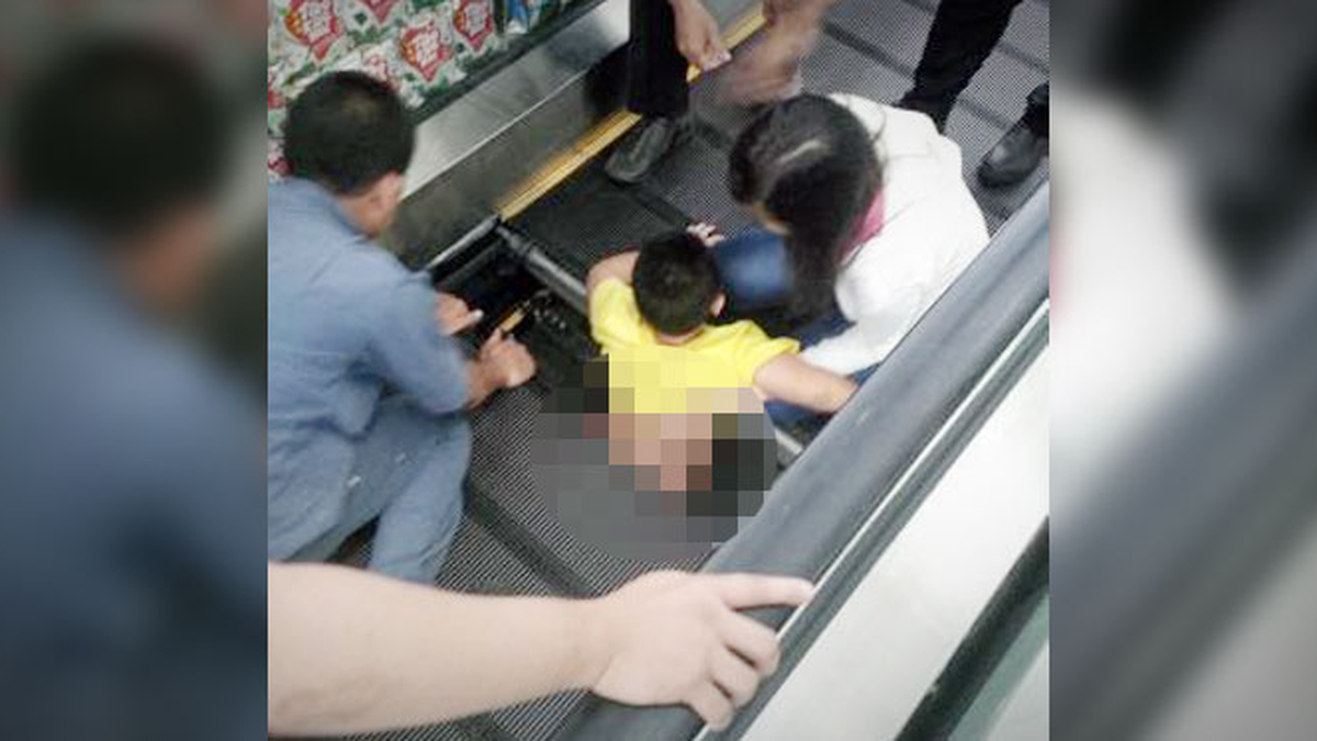 Bocah 5 Tahun Terjepit Eskalator Mal Pluit - News Liputan6.com