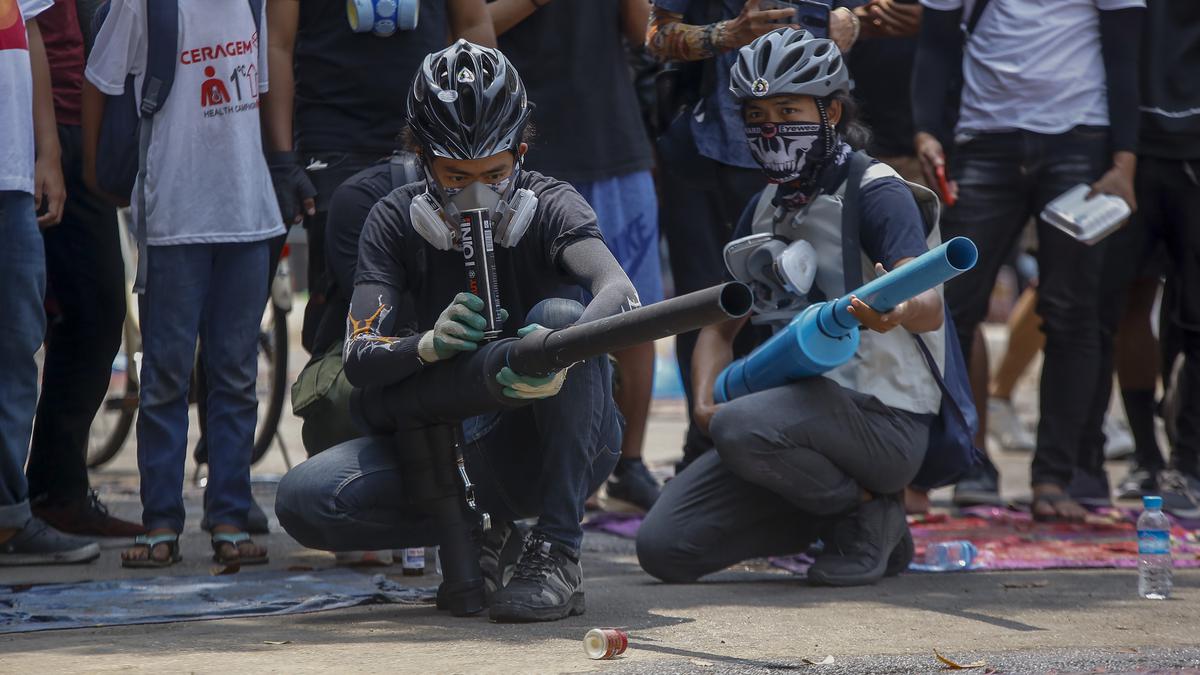FOTO: Begini Senjata Rakitan Pengunjuk Rasa Anti-Kudeta Militer Myanmar ...