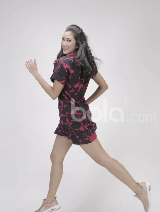 Bintang Bola Anniversary: Claresta Taufan, Karateka yang Multitalenta ...