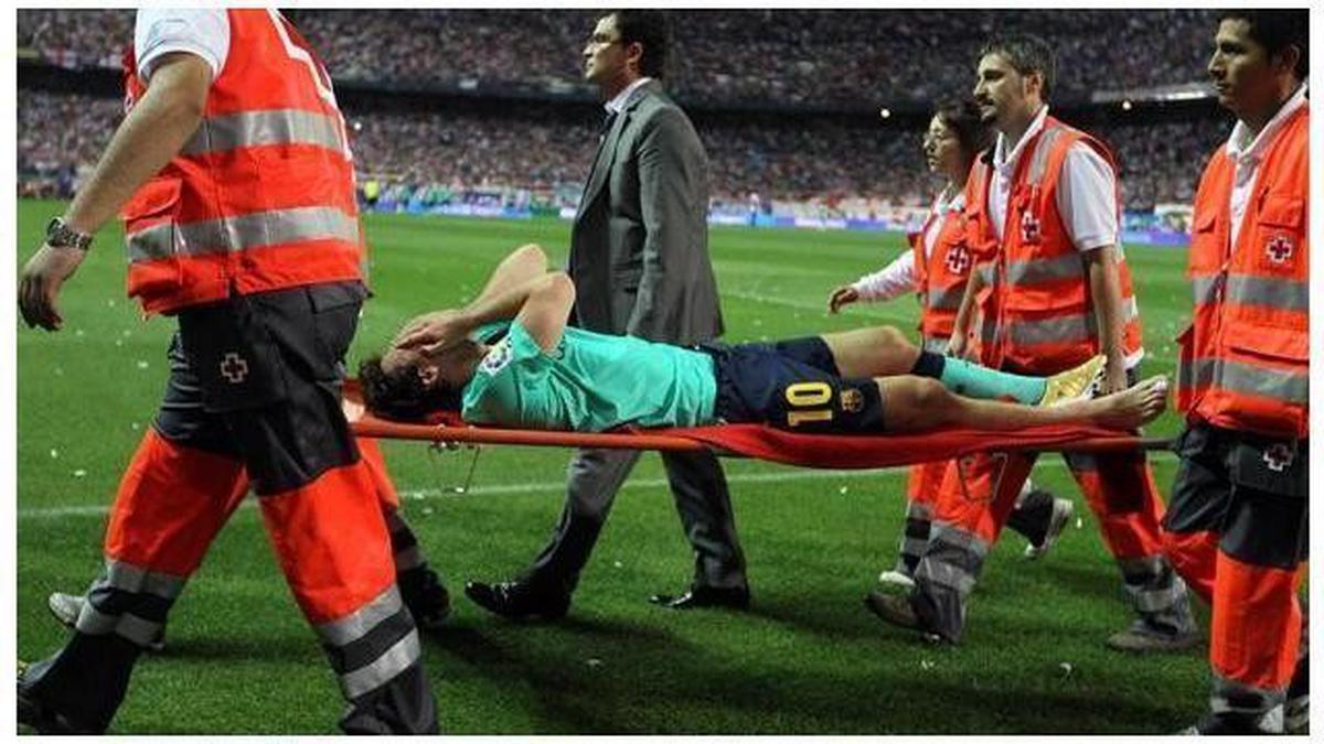 5 Tekel Berbahaya yang Mengancam Karier Lionel Messi - Video Bola.com