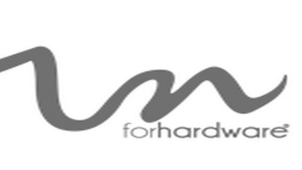 LM Hardware, Bisnis Fashion Artis Luna Maya