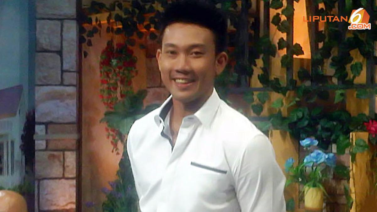 Bantah Hamili DJ Verny, Denny Sumargo Nangis - ShowBiz Liputan6.com