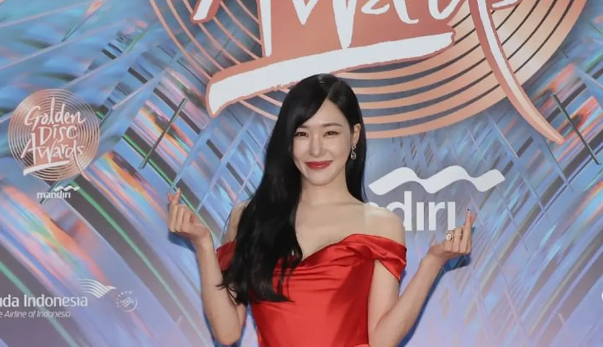 13 Potret Busana Artis K-Pop di Red Carpet Golden Disk Award 2024 Jakarta, NewJeans, LE SSERAFIM ...