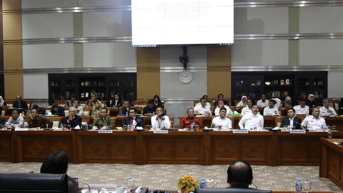 FOTO: Rapat DPD dan DPR Membahas Rencana Kerja dan Anggaran - News ...
