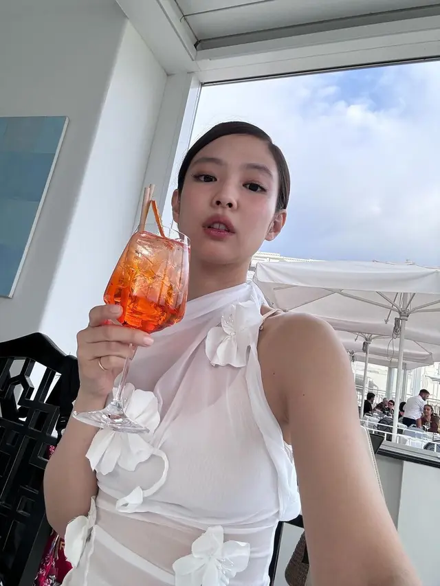 Jennie BLACKPINK Diduga Merokok Vaping di Dalam Ruangan Saat Dirias ...
