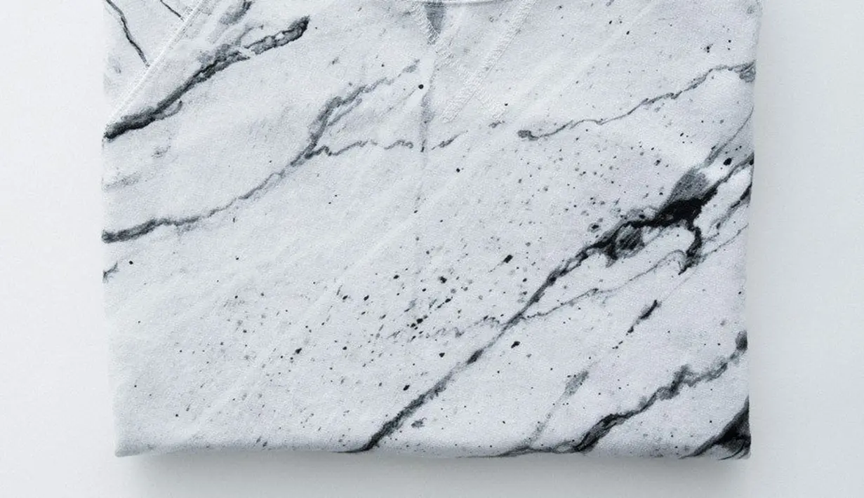 Inspirasi Gaya Dengan Marble Prints - Photo Fimela.com