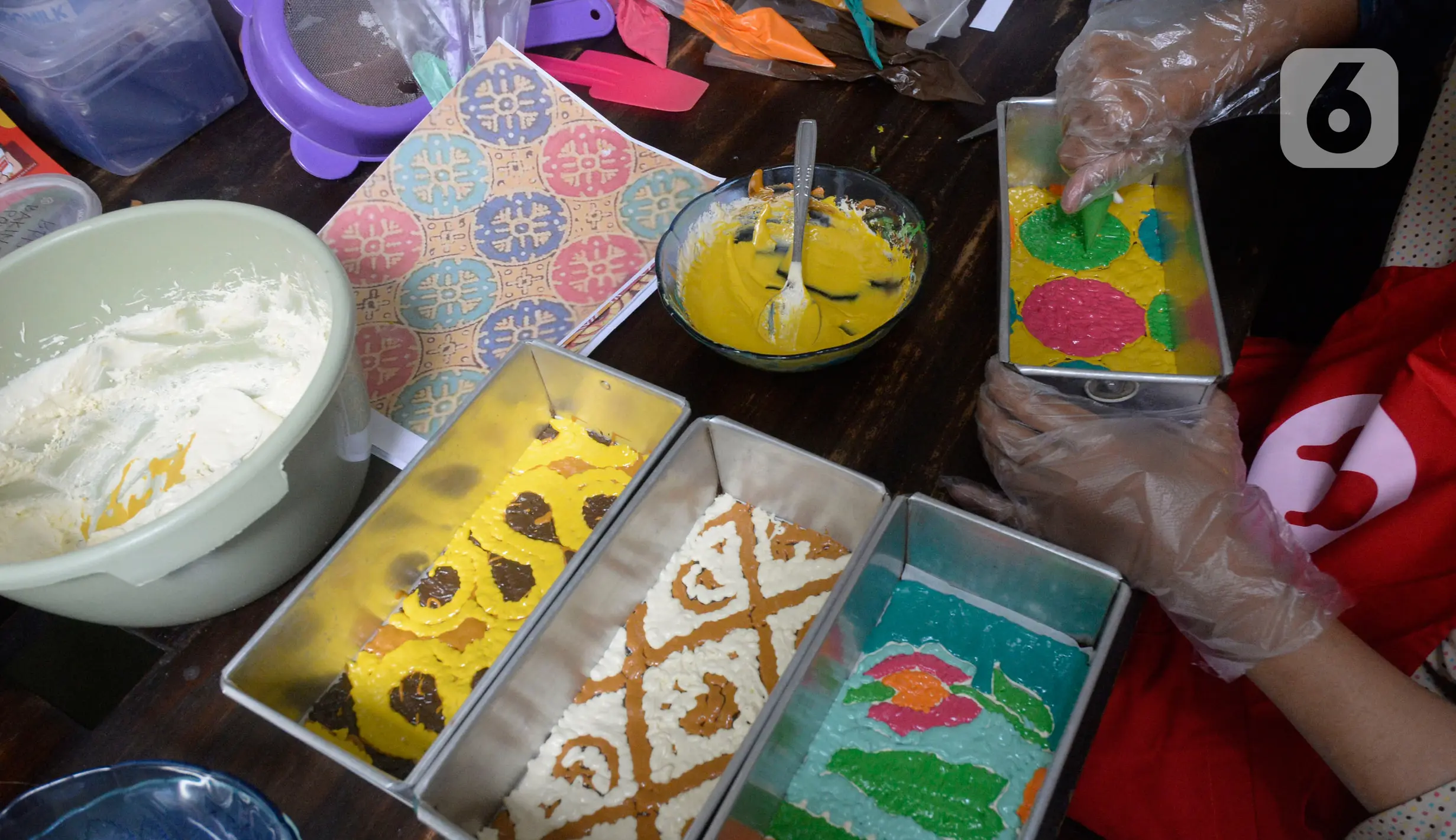 FOTO: Intip Pembuatan Brownies Bermotif Batik - Foto Liputan6.com