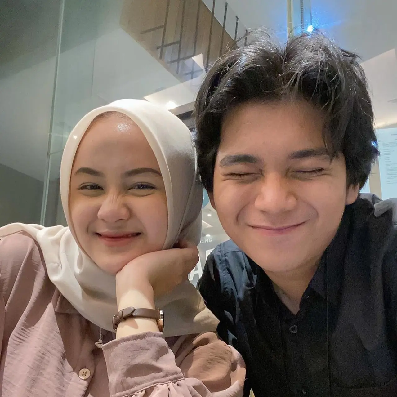 6 Potret Ajil Ditto Mantan Kekasih Tissa Biani dengan Pacar Baru, Curi Perhatian - Hot Liputan6.com