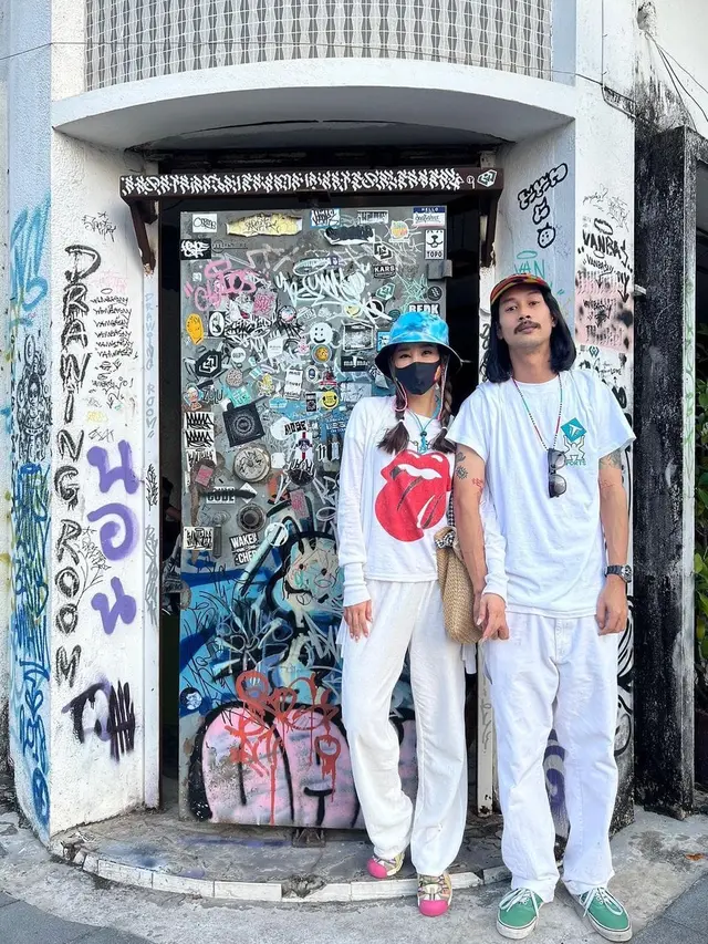 6 Foto Kenangan Tangmo Nida dan Pacar, Tahan Sedih saat Pencarian - Hot ...