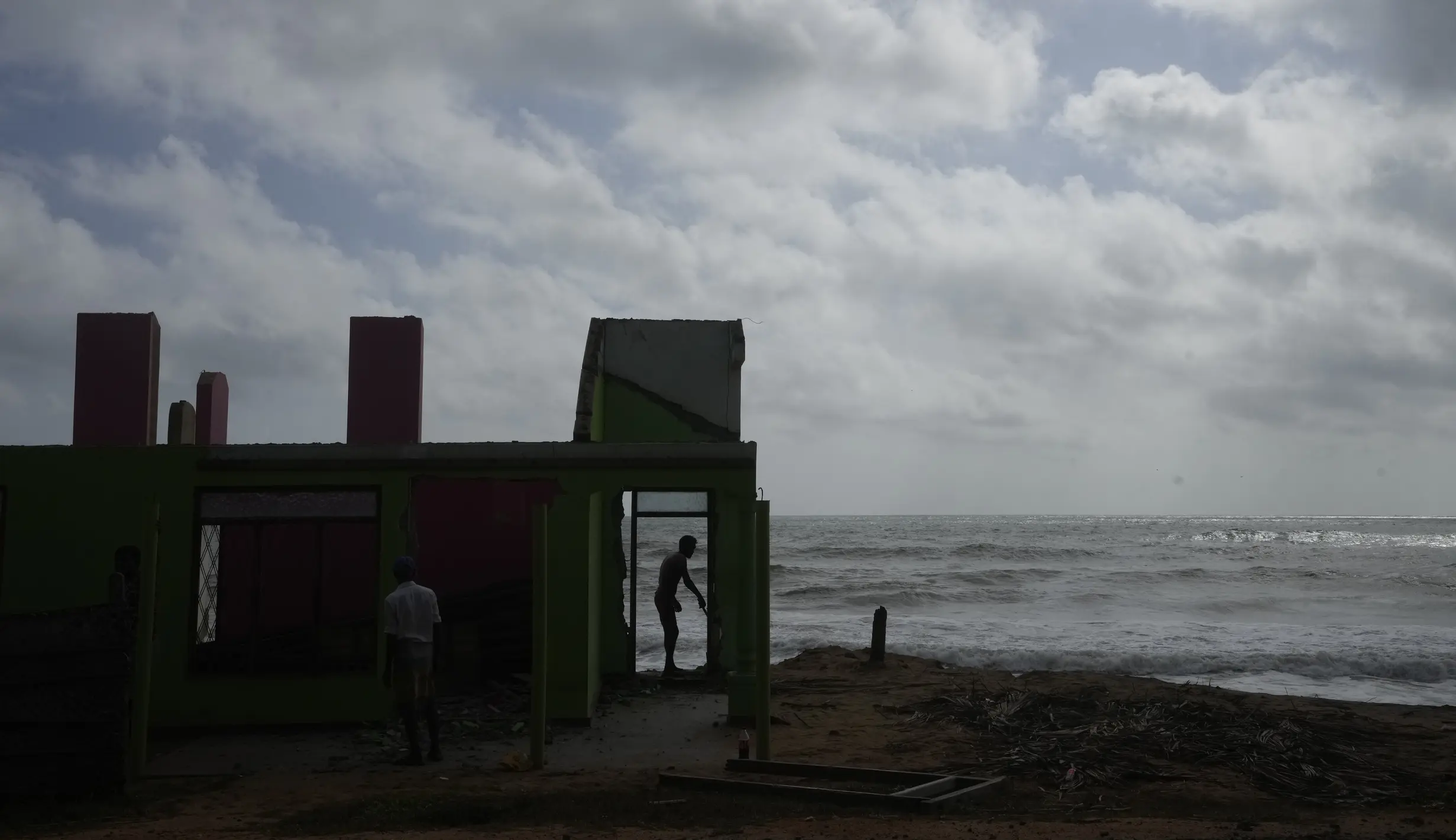 Di Sri Lanka, Para Nelayan Sengsara Akibat Erosi Air Laut Menghancurkan ...