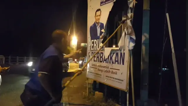 Murka Merasa Dikhianati, Kader Demokrat Pati Robek Baliho Anies Baswedan - Regional Liputan6.com