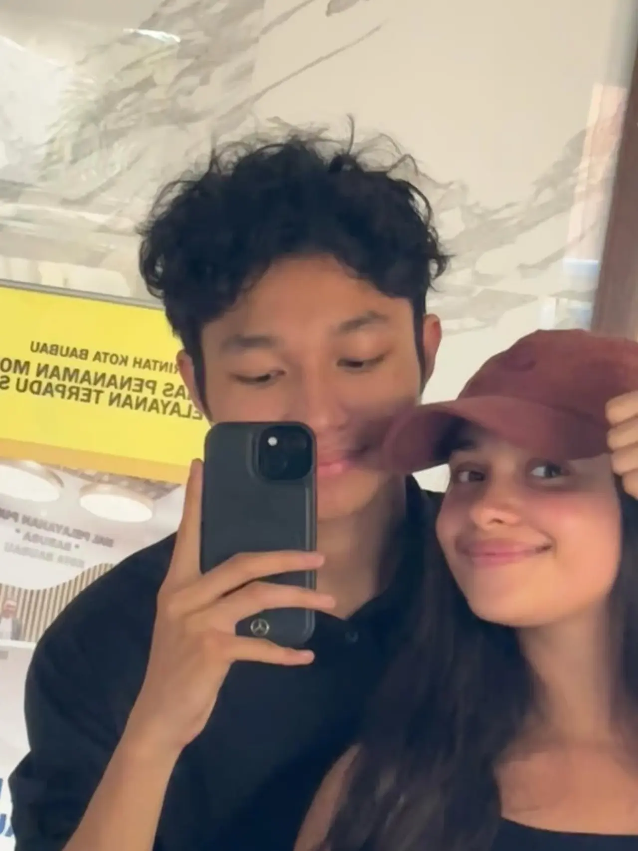 7 Potret Kiesha Alvaro dan Aurora Ribero Pemeran ‘Komang’, Kiesha Tulis Pesan Menyentuh - Hot ...