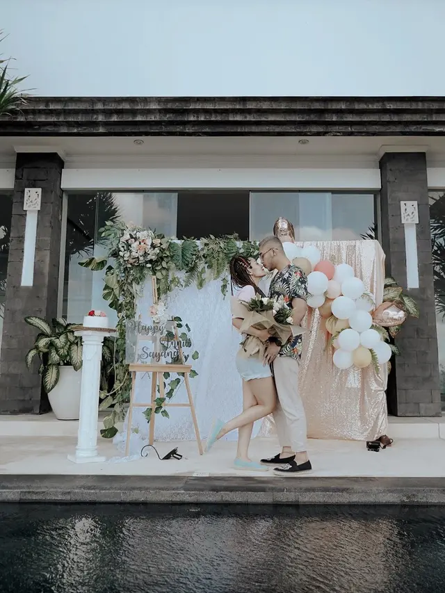 6 Potret Rambut Baru Siti Badriah Bergaya Cornrow, Bikin Pangling - Hot ...