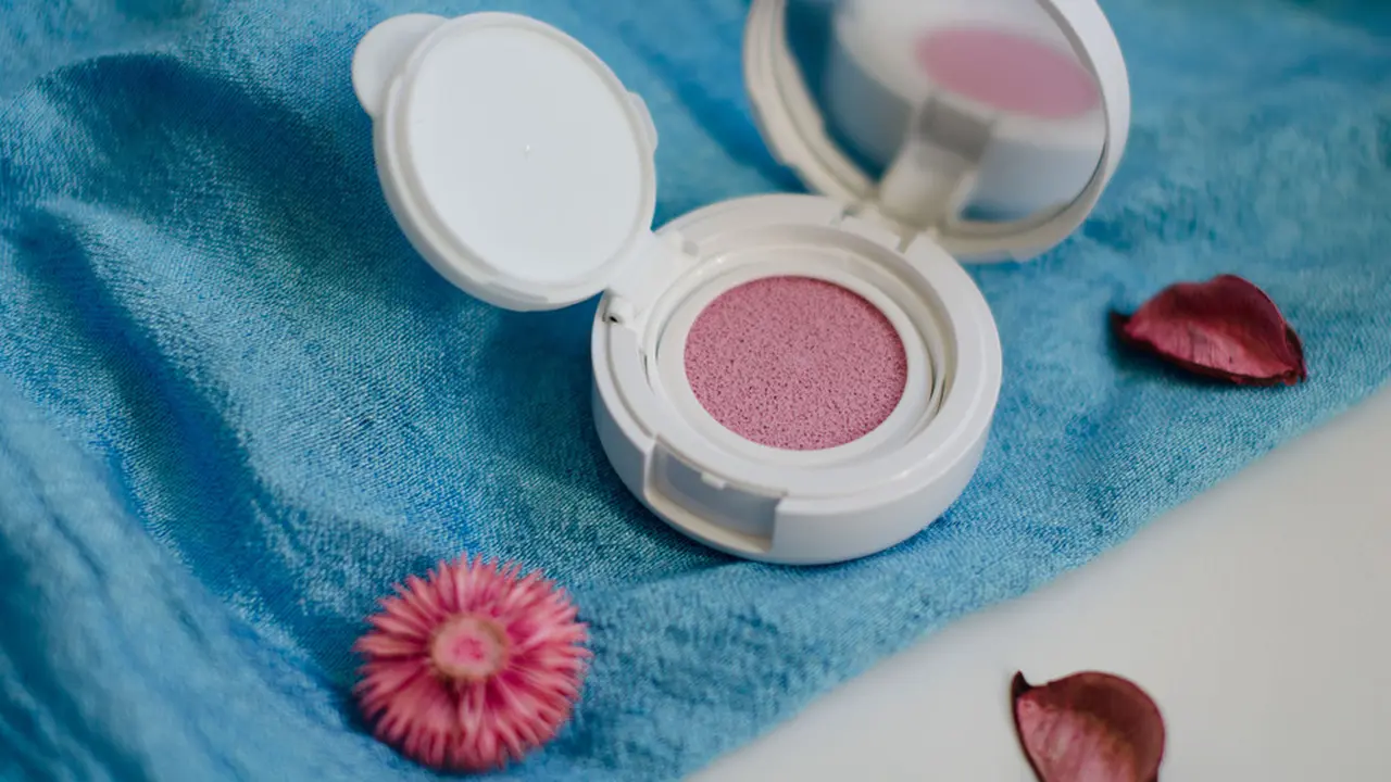 5 Rekomendasi Cushion Blush yang Cocok untuk Makeup Natural