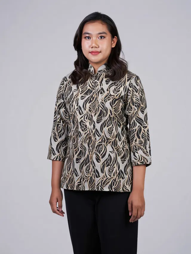 11 Model Blouse Batik Terbaru untuk Wanita Aktif dan Stylish, Sesuai ...