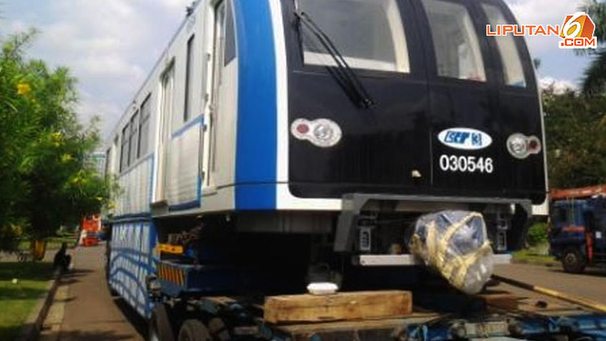 Kereta Contoh untuk Monorel Telah Tiba di Monas