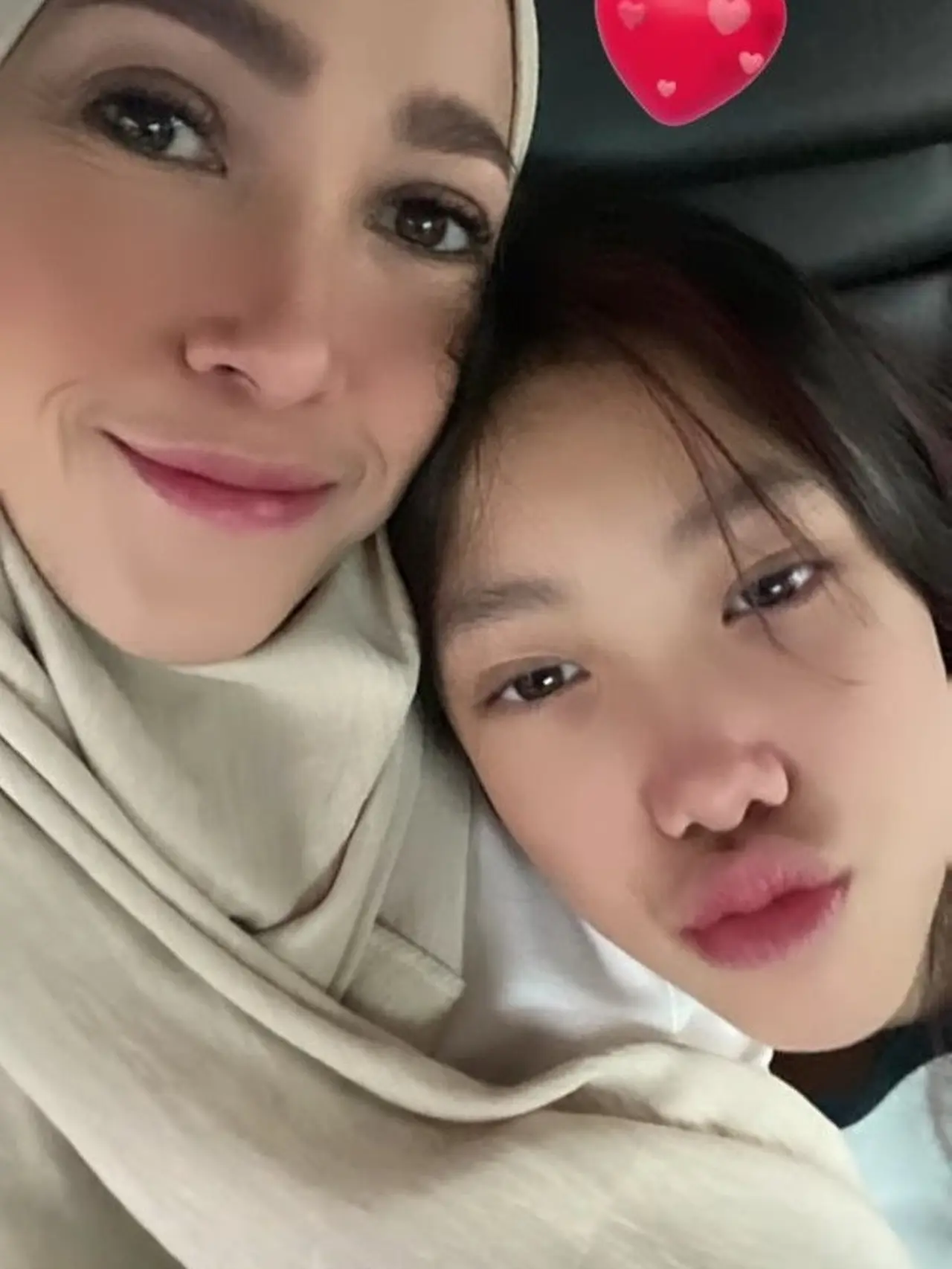 7 Potret Mieke Amalia saat Berhijab Ini Banjir Pujian - Hot Liputan6.com