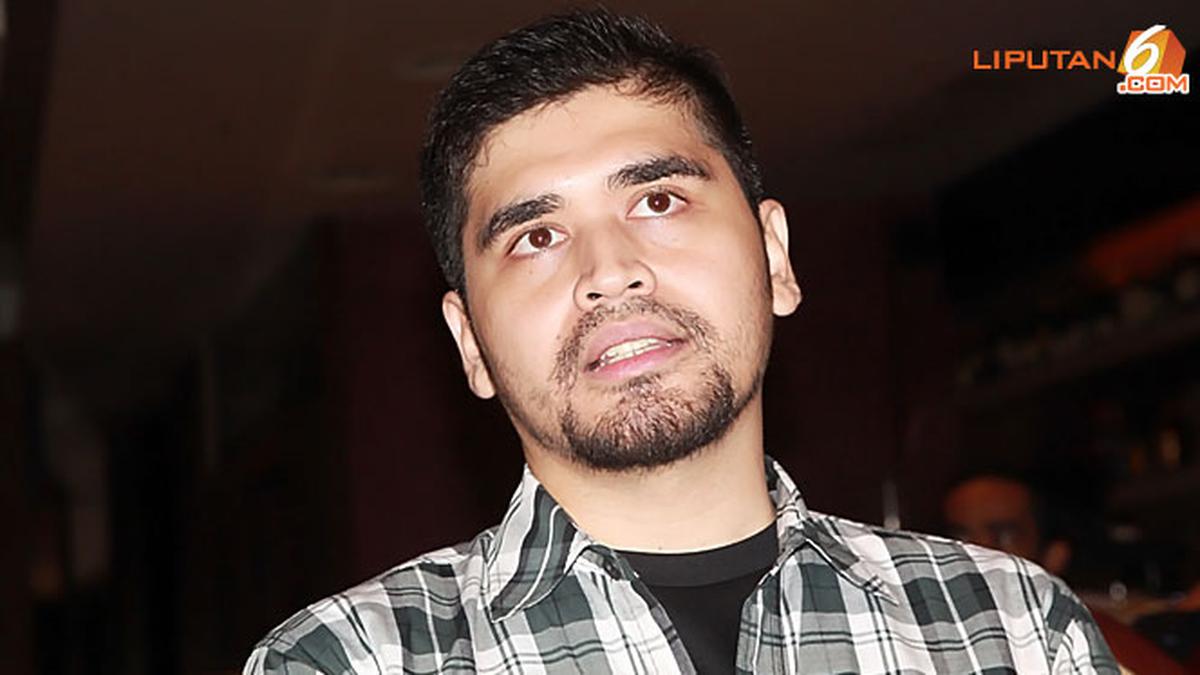 Cerita Rizky Hanggono Jadi Dosen dengan Logat Kendari - ShowBiz ...