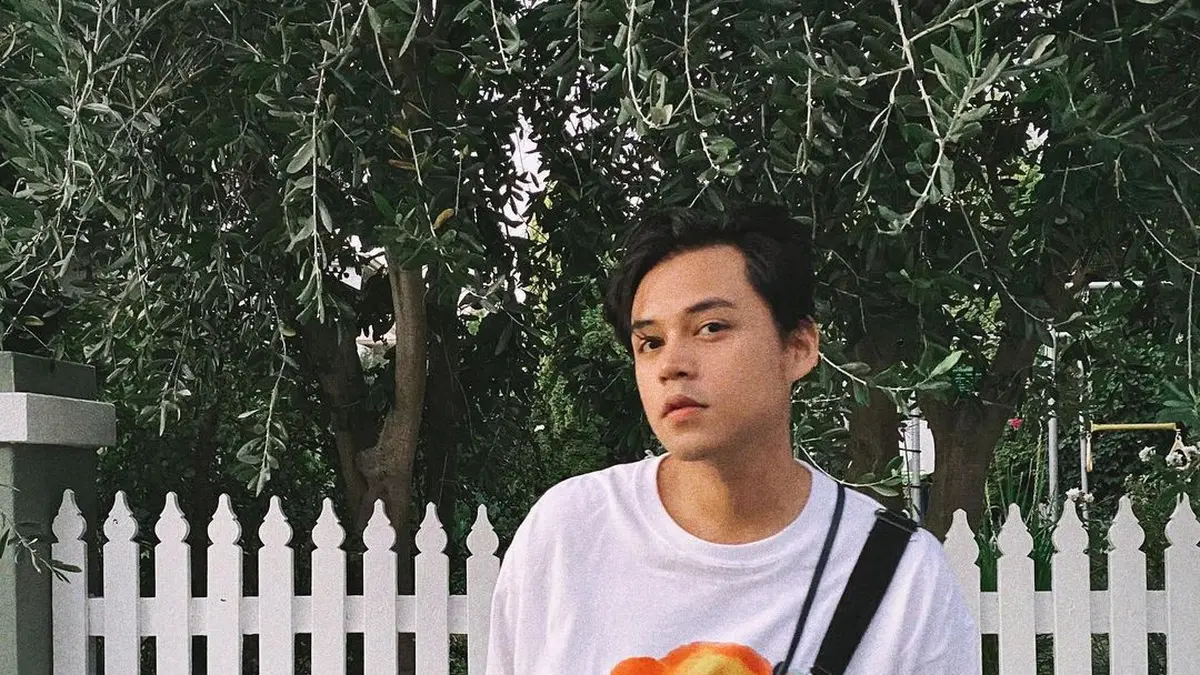 Eksplorasi Rama Davis di Single Terbaru, I'm Okay - Entertainment ...