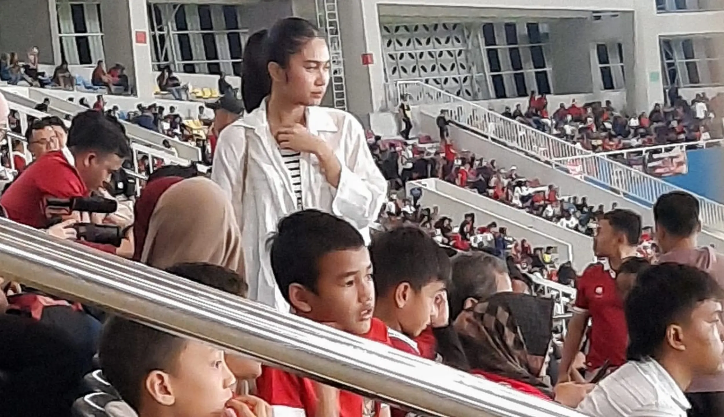 Potret Azizah Salsha Dukung Suami di Stadion, Pratama Arhan On Fire dan ...