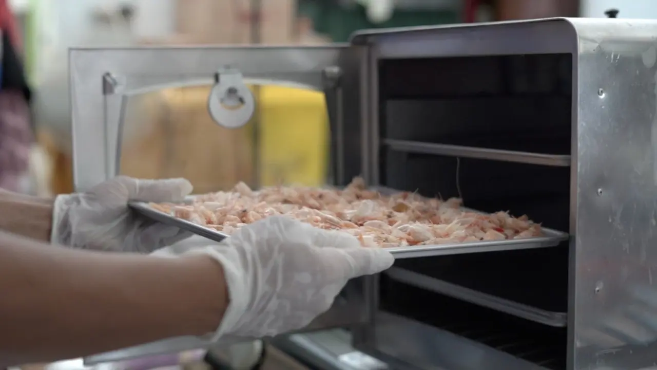 Menengok Limbah Kulit Udang Diolah jadi Kitosan hingga Mempunyai Nilai ...