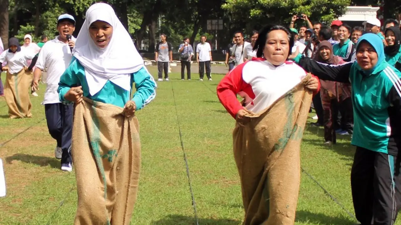 Balap Karung hingga Tarik Tambang, Ini Makna di Balik Deretan Lomba Agustusan - Citizen6 ...