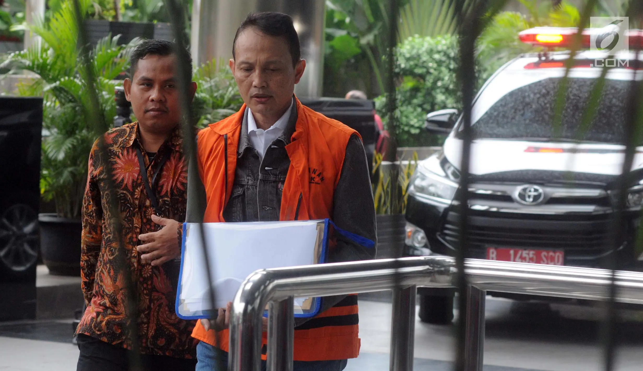 FOTO: KPK Kembali Periksa Empat Tersangka Kasus Suap PT KS - Foto ...
