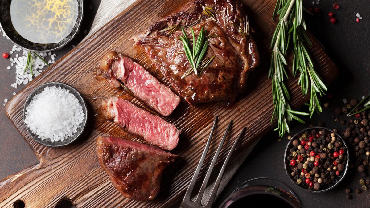 Resep Beef Steak Saus Lada Hitam Ala Restaurant - Food Fimela.com