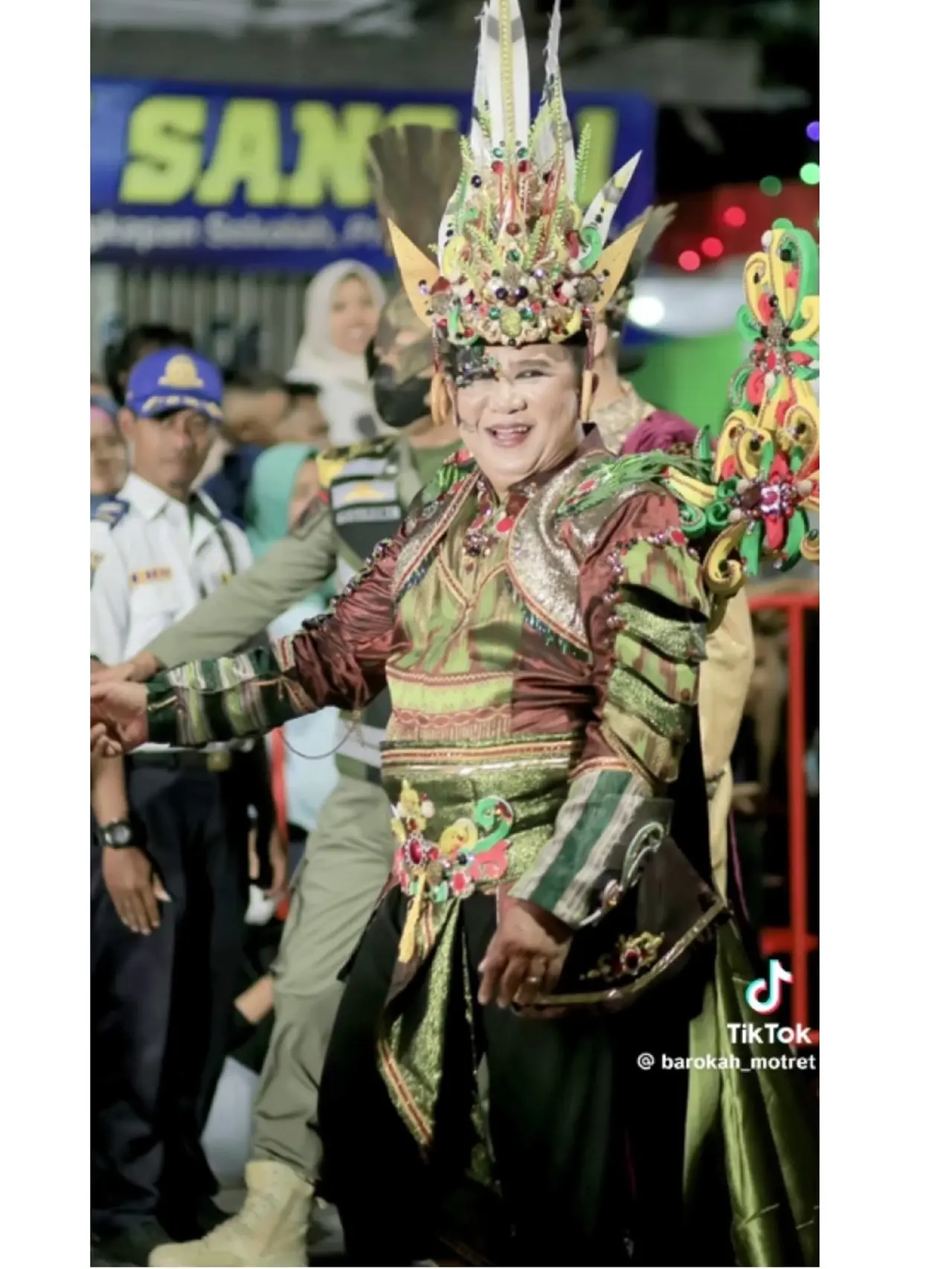 8 Potret Penampilan Seleb di Jember Fashion Carnaval 2023, Tampilkan ...