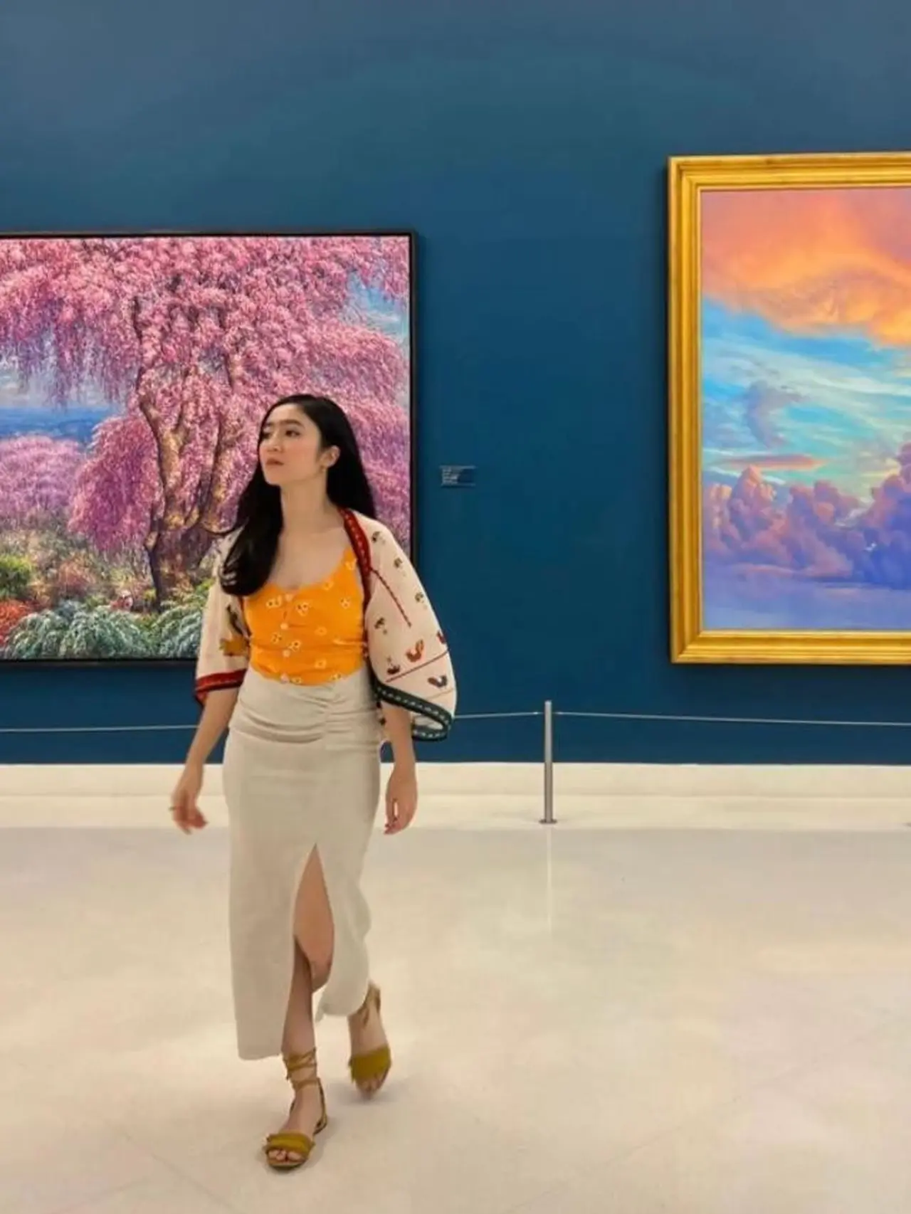 7 Potret Febby Rastanty Berkebaya di Thailand Banjir Pujian Netizen ...