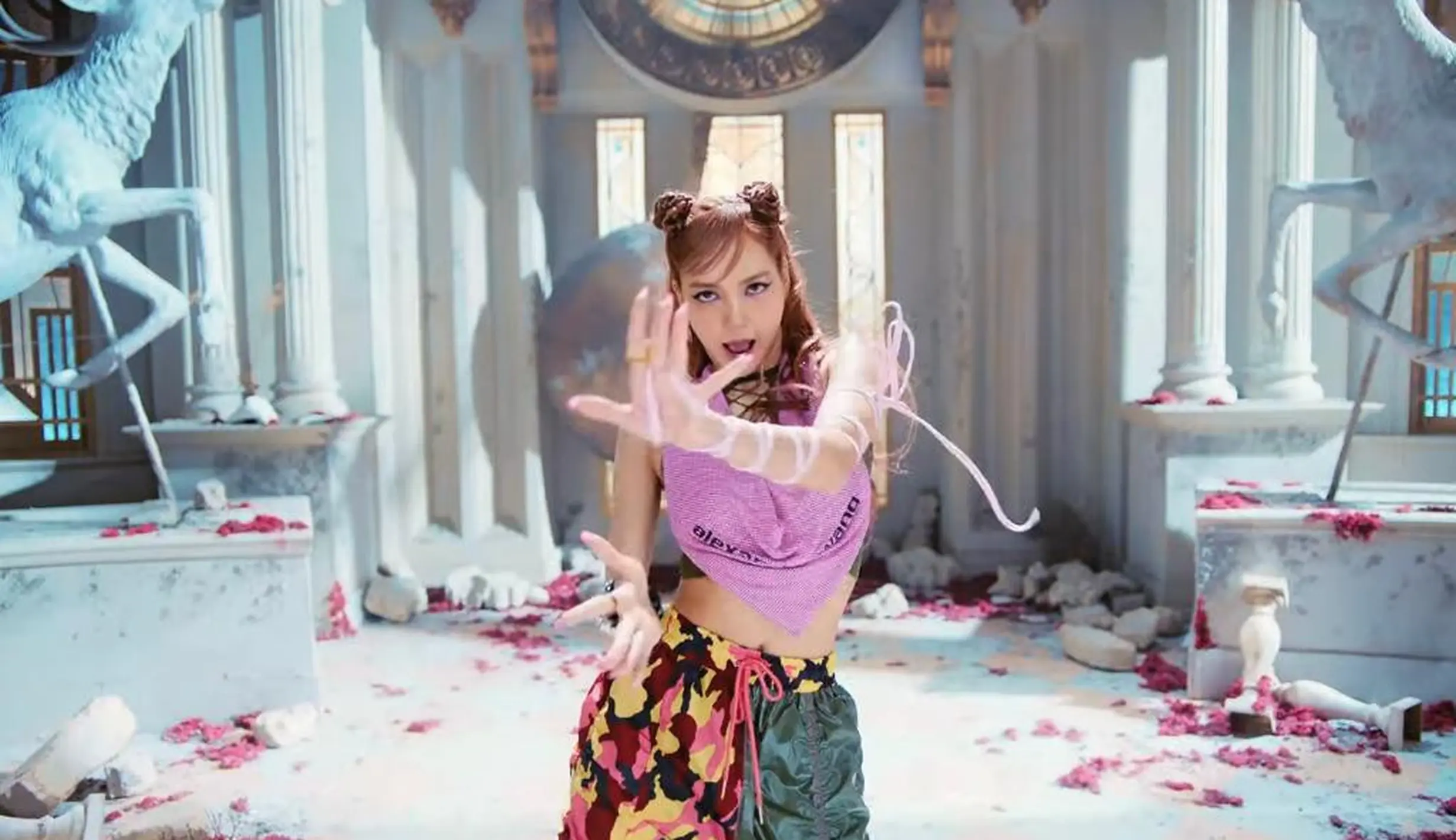 10 Potret Gaya Member BLACKPINK di MV Pink Venom, Jennie Curi Perhatian ...