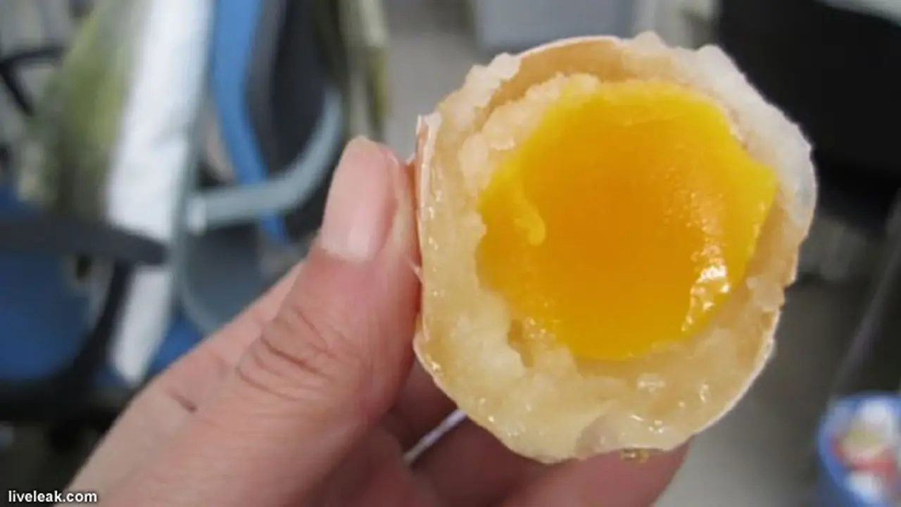 [Video] Begini Proses Pembuatan Telur Palsu di China - Health Liputan6.com
