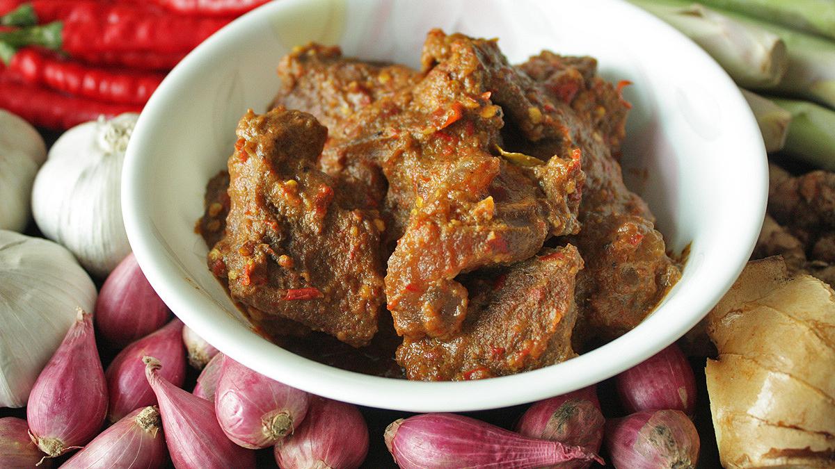 Jangan Cuma Makan, Ini Sejarah Rendang yang Harus Kamu Tahu - Lifestyle ...