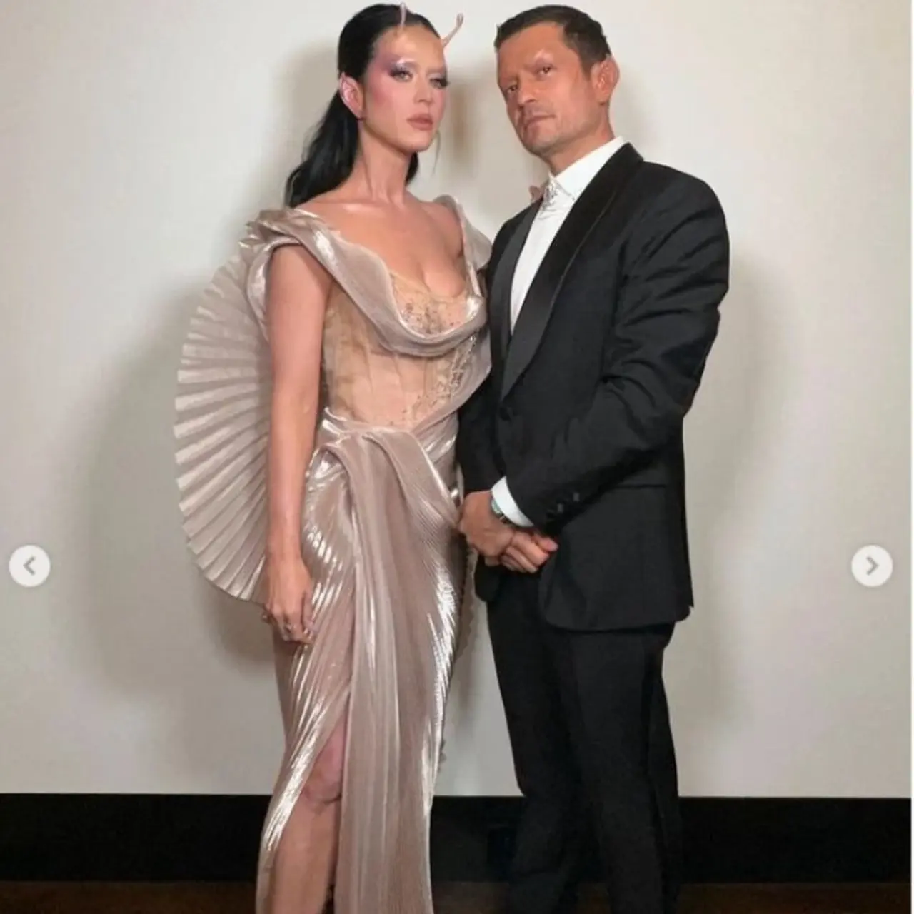 Tampil Unik Bergaya Alien di Pesta Jeff Bezos, Katy Perry Pakai Gaun Desainer Indonesia Mety ...