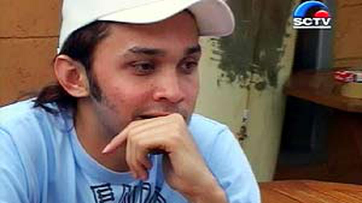 Teuku Zacky Melewatkan Tahun Baru di Posko - ShowBiz Liputan6.com