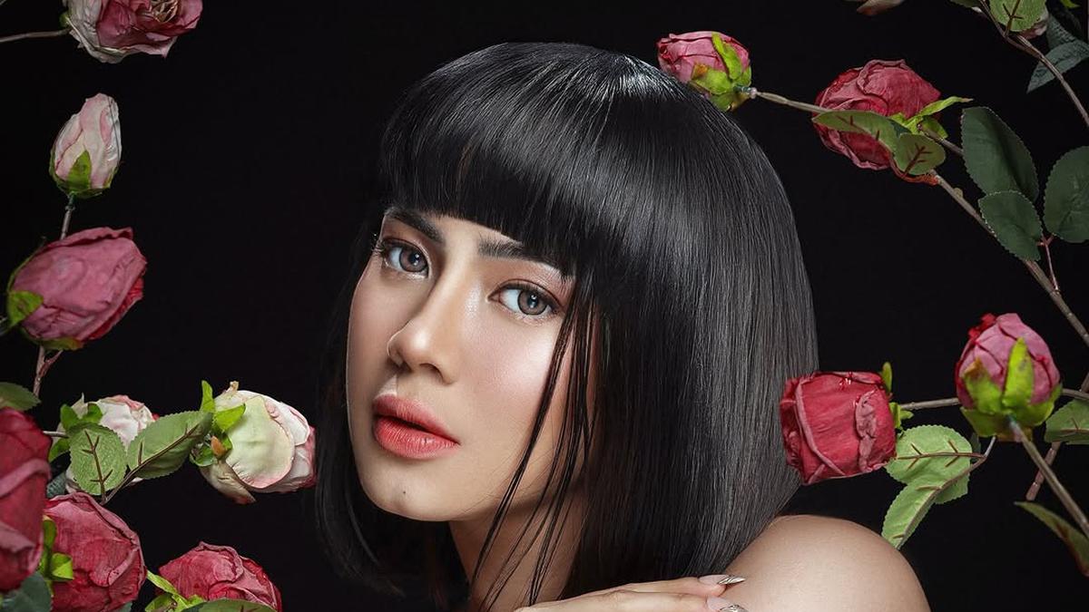 6 Potret Felicya Angelista Cosplay Jadi Baby Doll dengan Gaun Floral ...