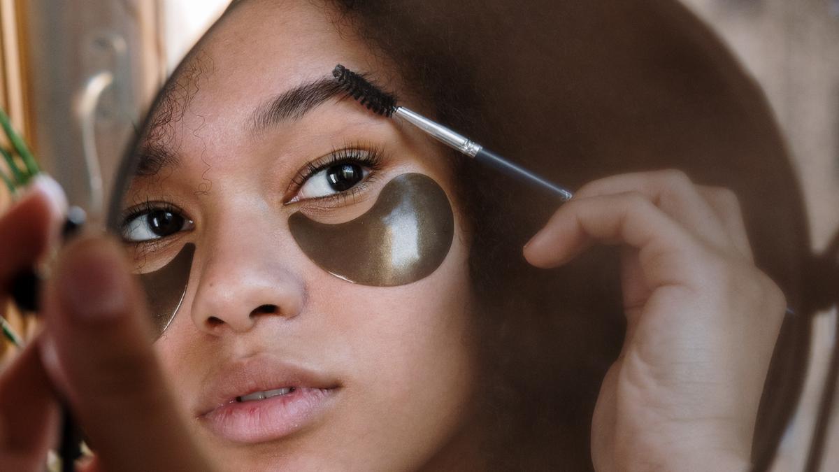 4 Cara Membuat Alis yang Bagus dan Natural - Beauty Fimela.com