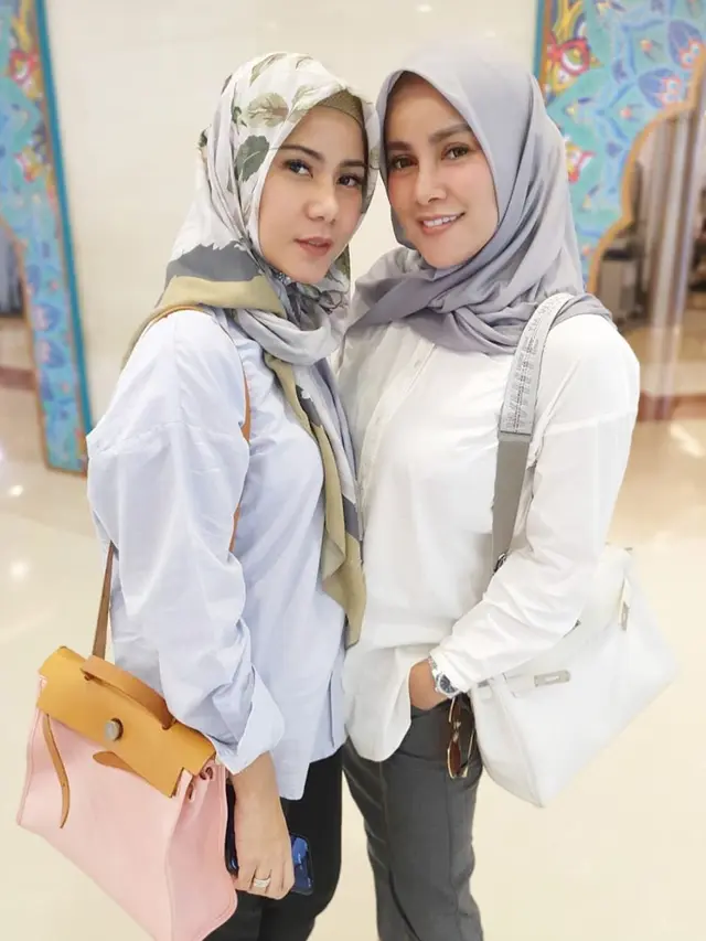 Olla Ramlan Ceritakan Awal Mula Berhijab - Entertainment Fimela.com
