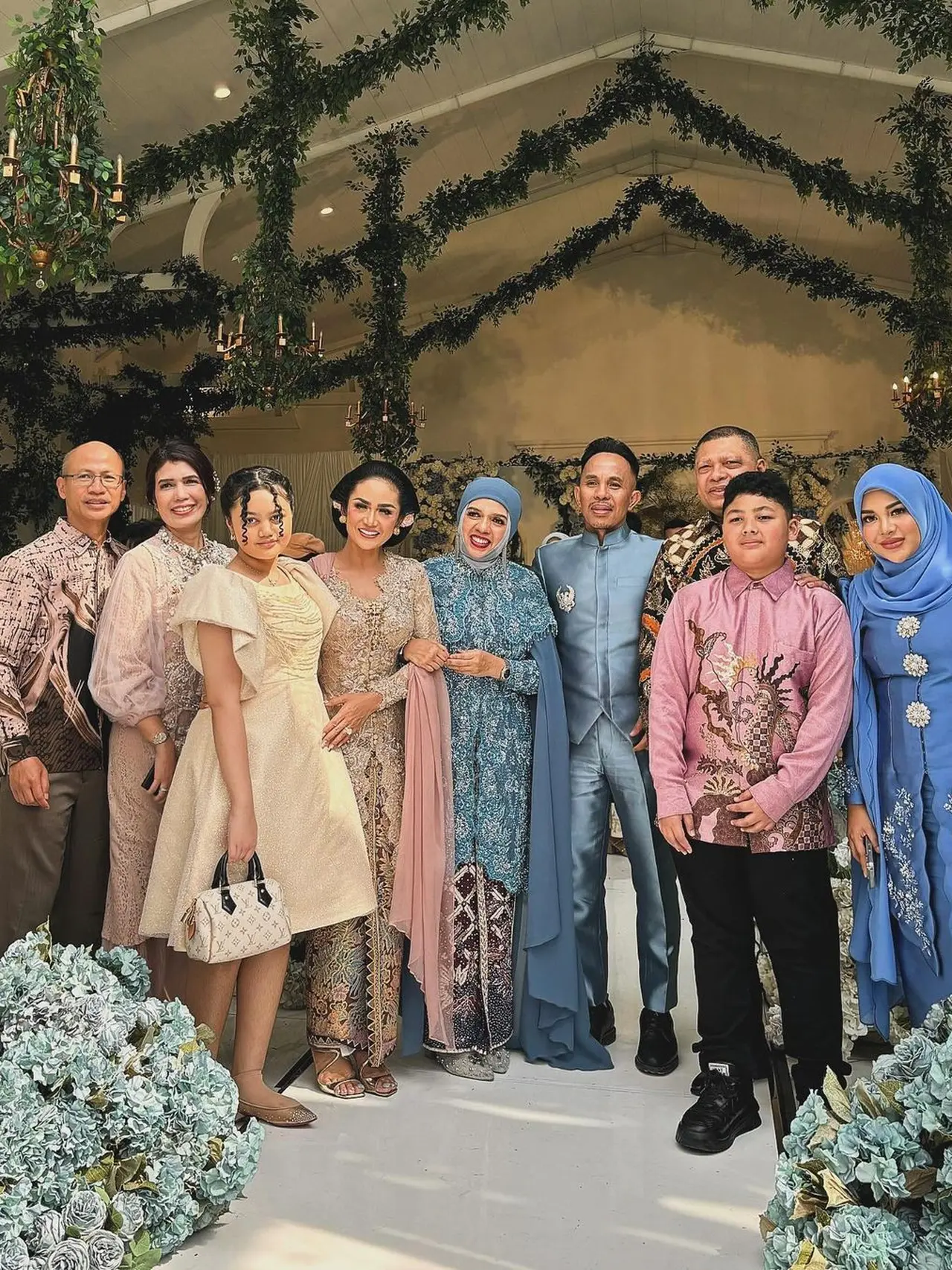 10 Potret Gaya Artis Hadiri Acara Lamaran Thariq Halilintar dan Aaliyah ...