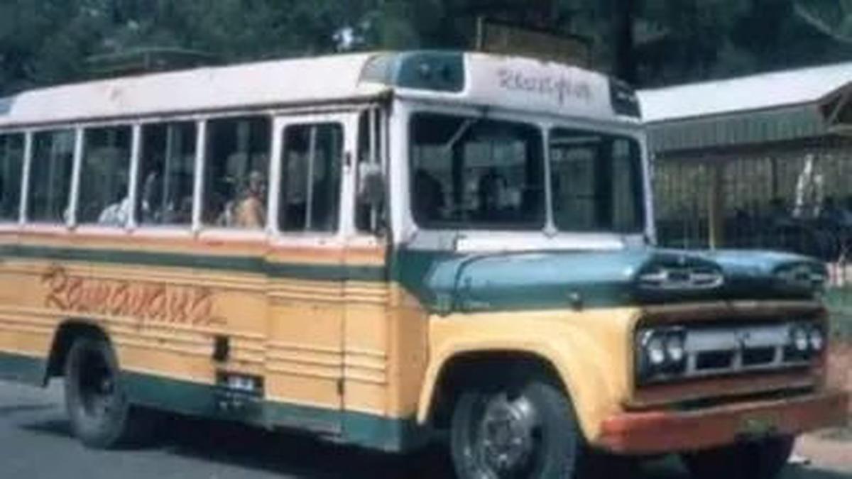 9 Potret Desain Bus Lawas di Indonesia, Bikin Nostalgia - Intermezzo ...