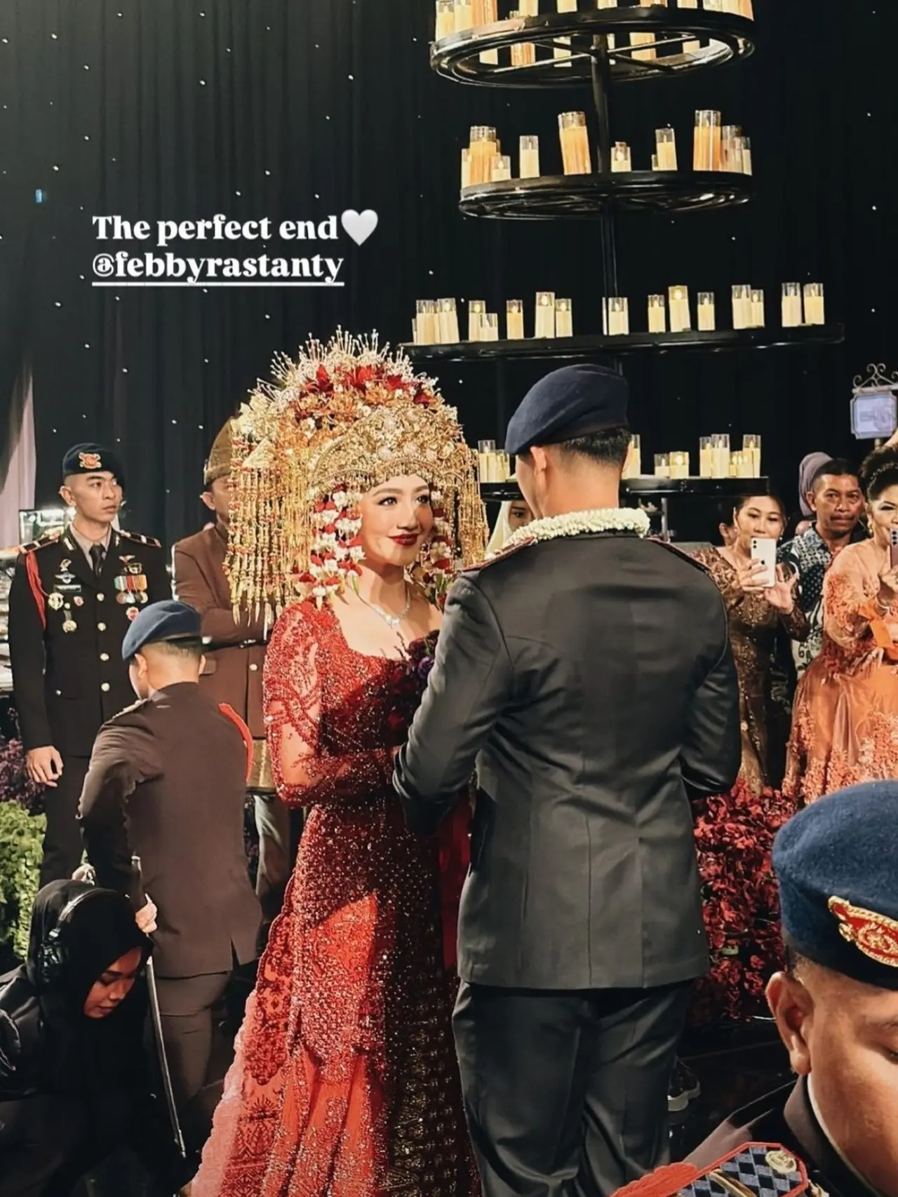 7 Potret Febby Rastanty Persembahkan Tari Pagar untuk Suami, Tampil ...