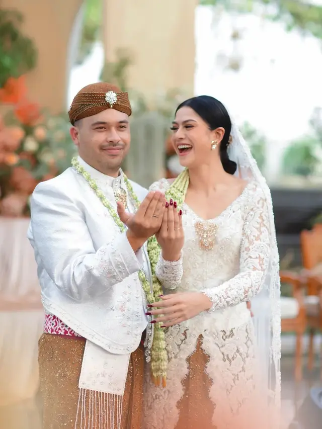 6 Potret Hana Saraswati dalam Empat Gaun Berbeda Karya Renzi Lazuardi di Hari Pernikahannya ...