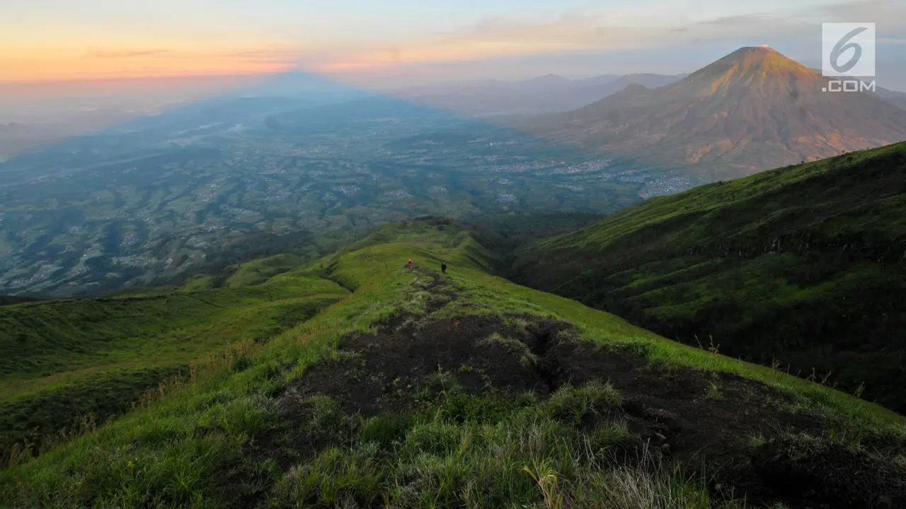 Legenda Urban: Penampakan Petapa Gaib di Lereng Gunung Sumbing - Regional Liputan6.com