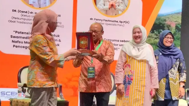 Jaga Kualitas Produk Berbahan Temulawak, Perusahaan Farmasi SOHO ...