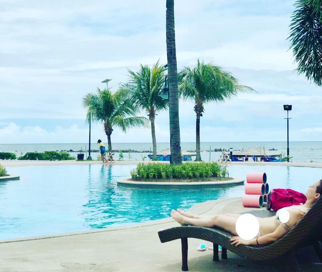 Berbikini Seksi di Tempat Ini, Maria Ozawa Serasa di Surga - ShowBiz Liputan6.com