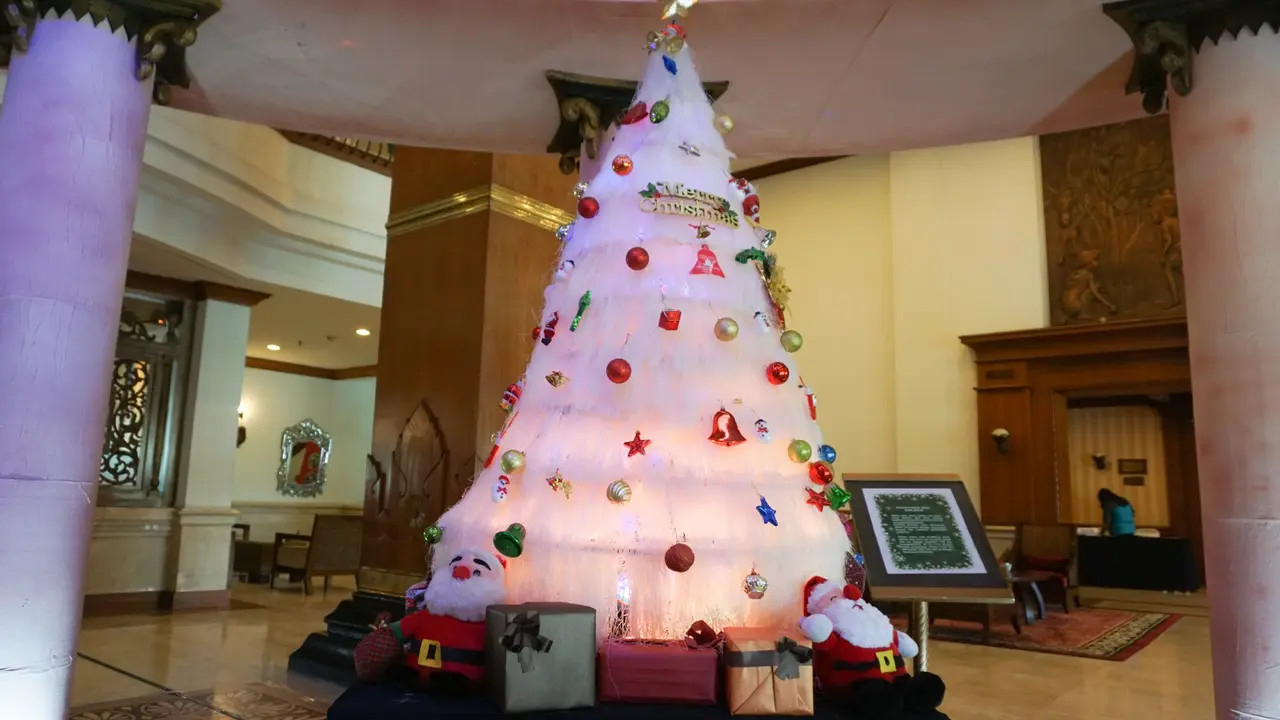 Unik Banget, Ada Pohon Natal Terbuat dari Mi Sohun di Solo - Lifestyle ...