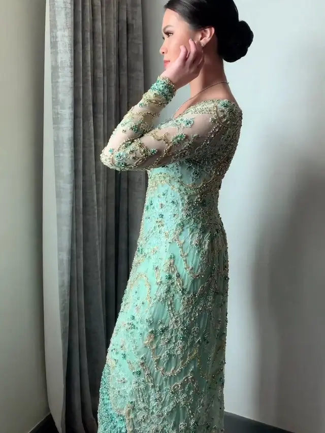 7 Pesona Chen Giovanni Calon Menantu Hotman Paris di Adat Martumpol ...