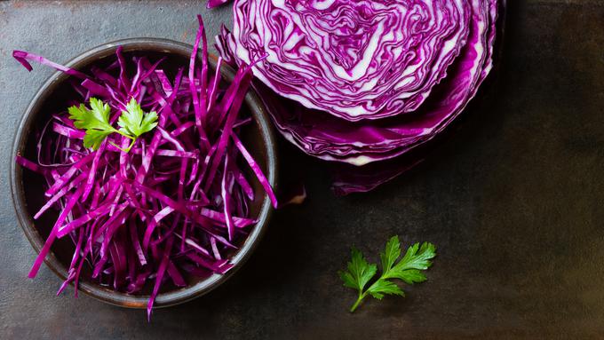 Punya Warna Mencolok, Ini 5 Manfaat Kesehatan Kubis Ungu - Lifestyle ...