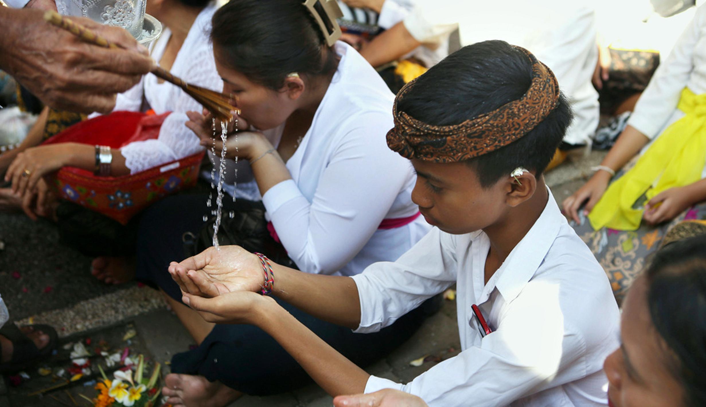 Perayaan Hari Raya Kuningan Umat Hindu di Denpasar Bali
