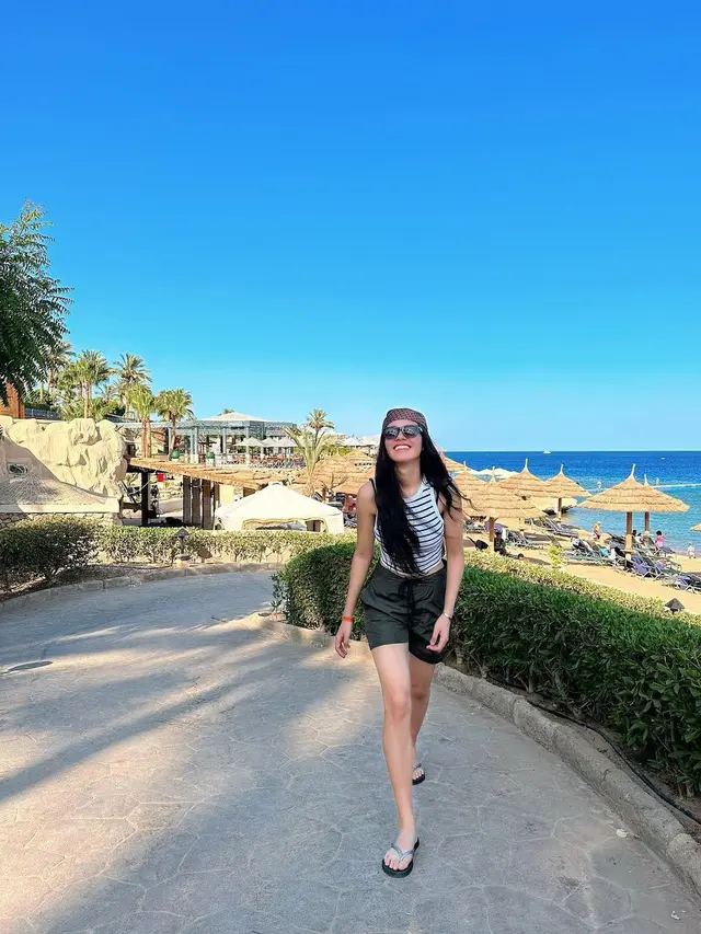 Bertemu Sang Ayah Lagi Usai 4 Tahun, Ini 7 Momen Susan Sameh Pulang ...